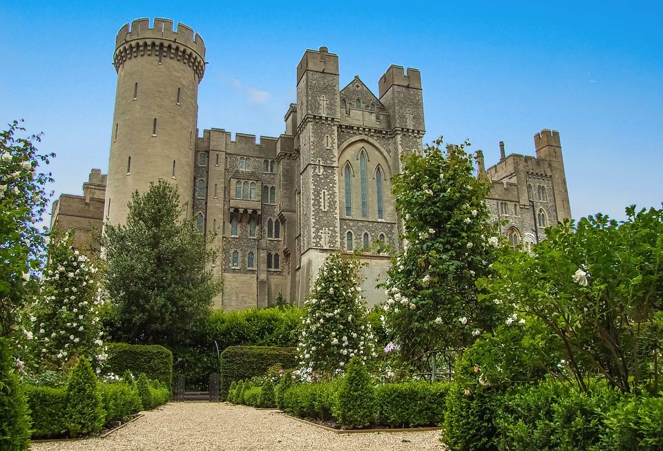 Arundel Castle: All You Need To Know In 5 Minutes | TouristSecrets