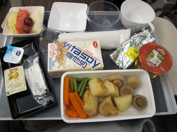 5 Best Airlines Food & Meals To Enjoy While Flying | TouristSecrets