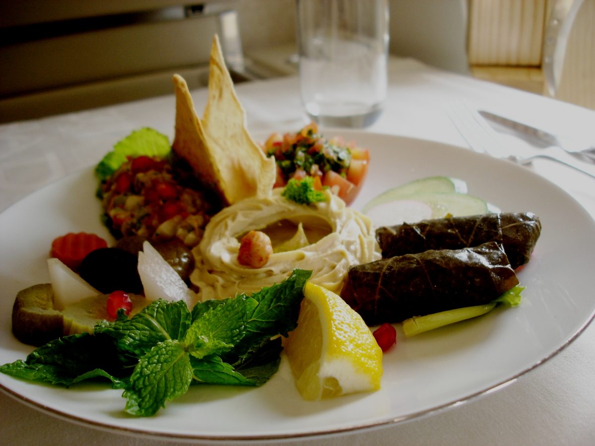 5 Best Airlines Food & Meals To Enjoy While Flying | TouristSecrets