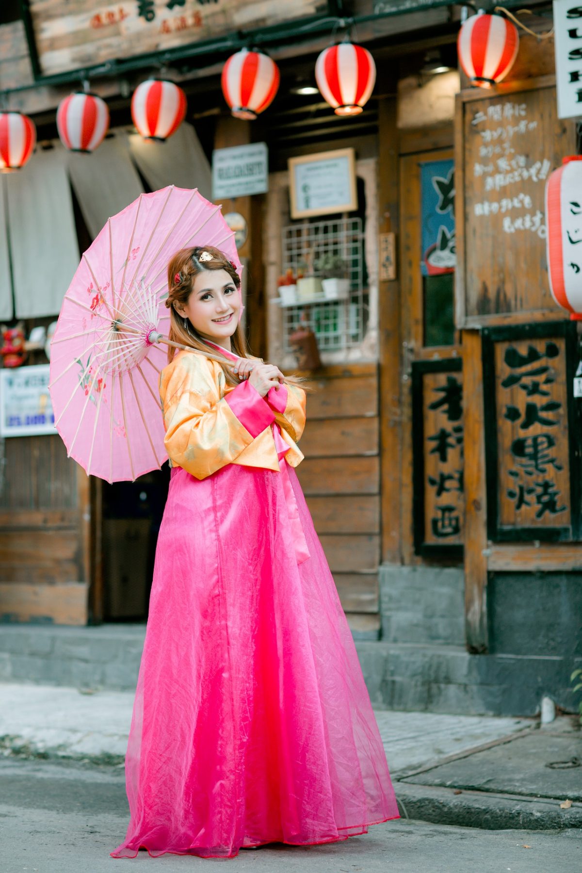 The Hanbok: All About Korea's National Costume | TouristSecrets
