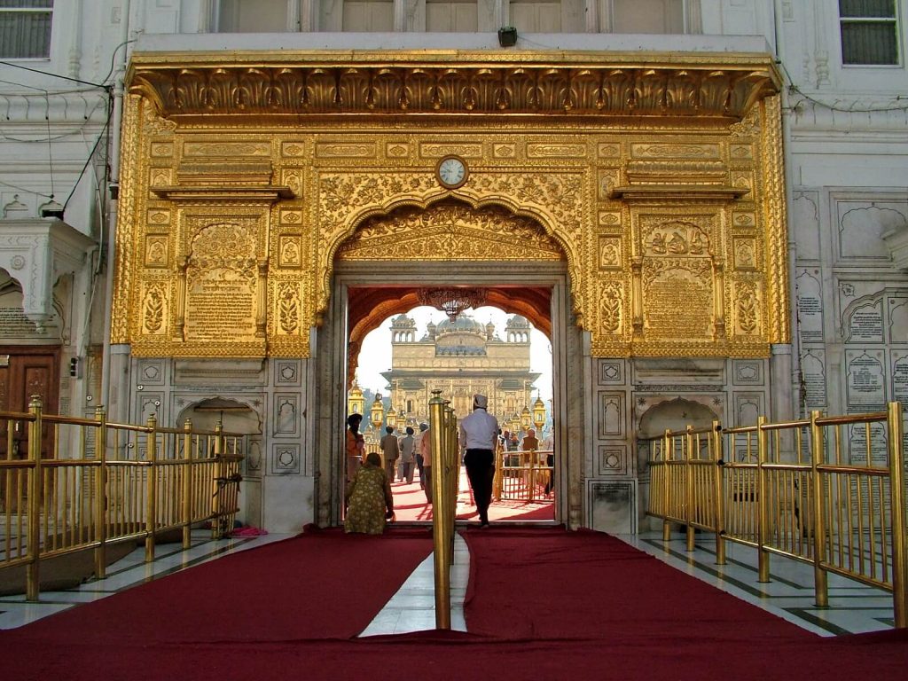 Golden Temple In Amritsar - All You Need To Know | TouristSecrets