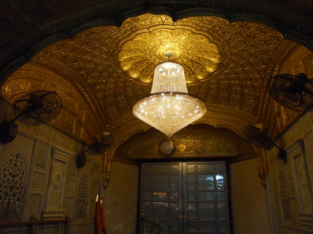 Golden Temple In Amritsar - All You Need To Know | TouristSecrets