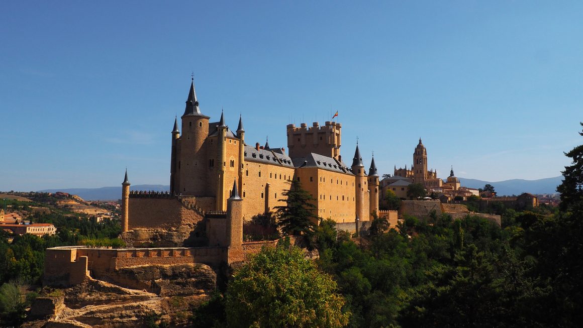 10 Castles in Spain that you should visit | TouristSecrets