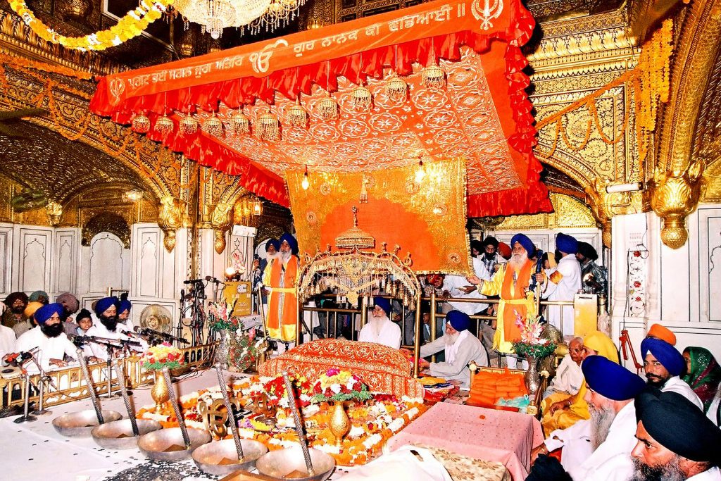 Golden Temple In Amritsar - All You Need To Know | TouristSecrets