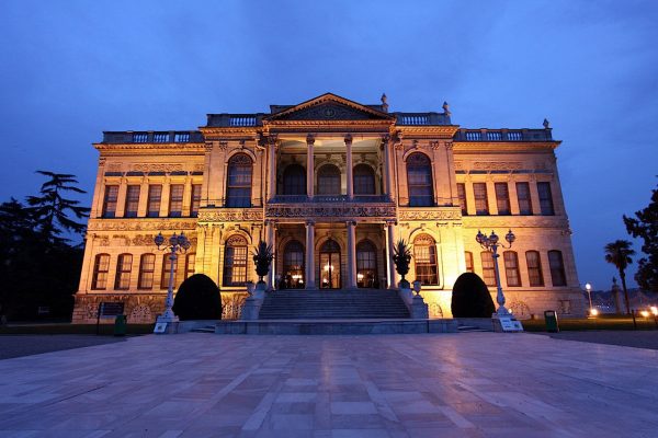 Dolmabahce Palace In Istanbul - All You Need To Know | TouristSecrets