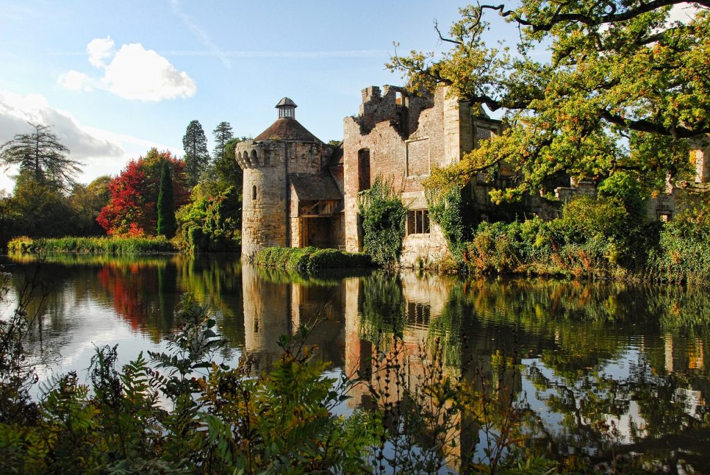 Scotney Castle: All You Need To Know In 5 Minutes | TouristSecrets