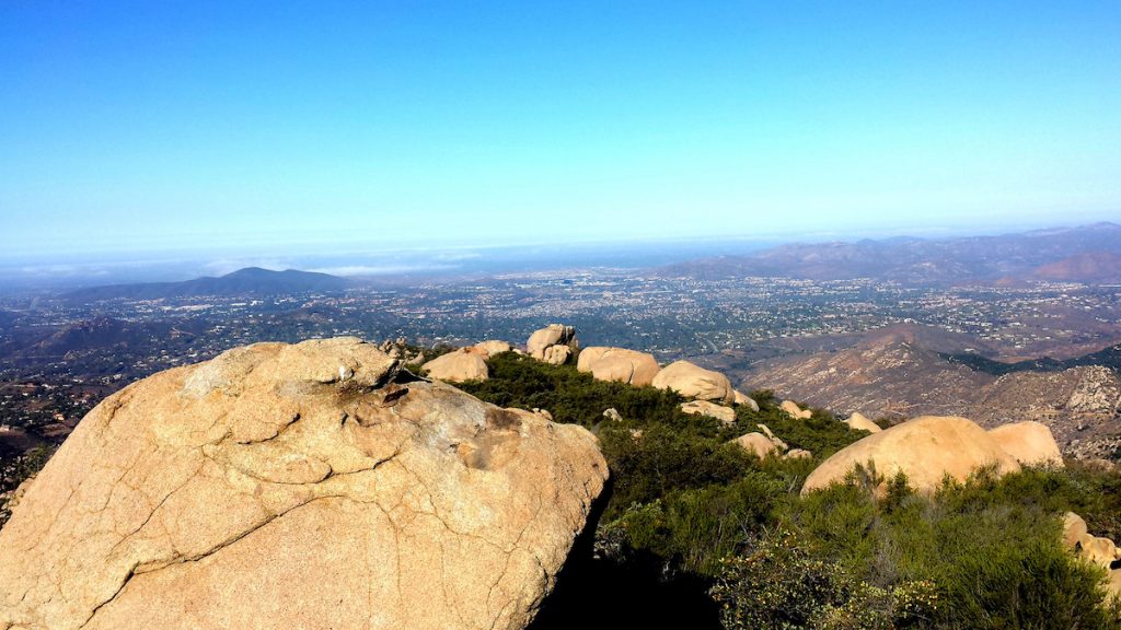 BEST Guide You Need To Hike And Conquer The Potato Chip Rock