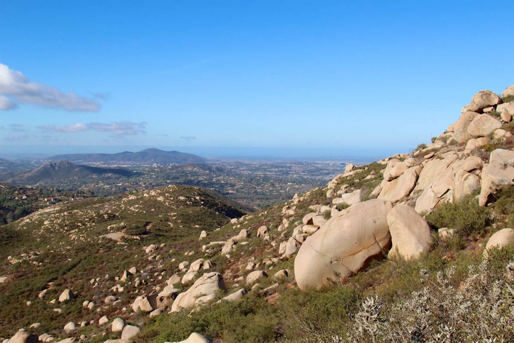 BEST Guide You Need To Hike And Conquer The Potato Chip Rock