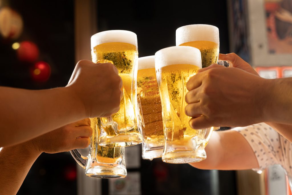 What is The Legal Drinking Age in Canada? | TouristSecrets