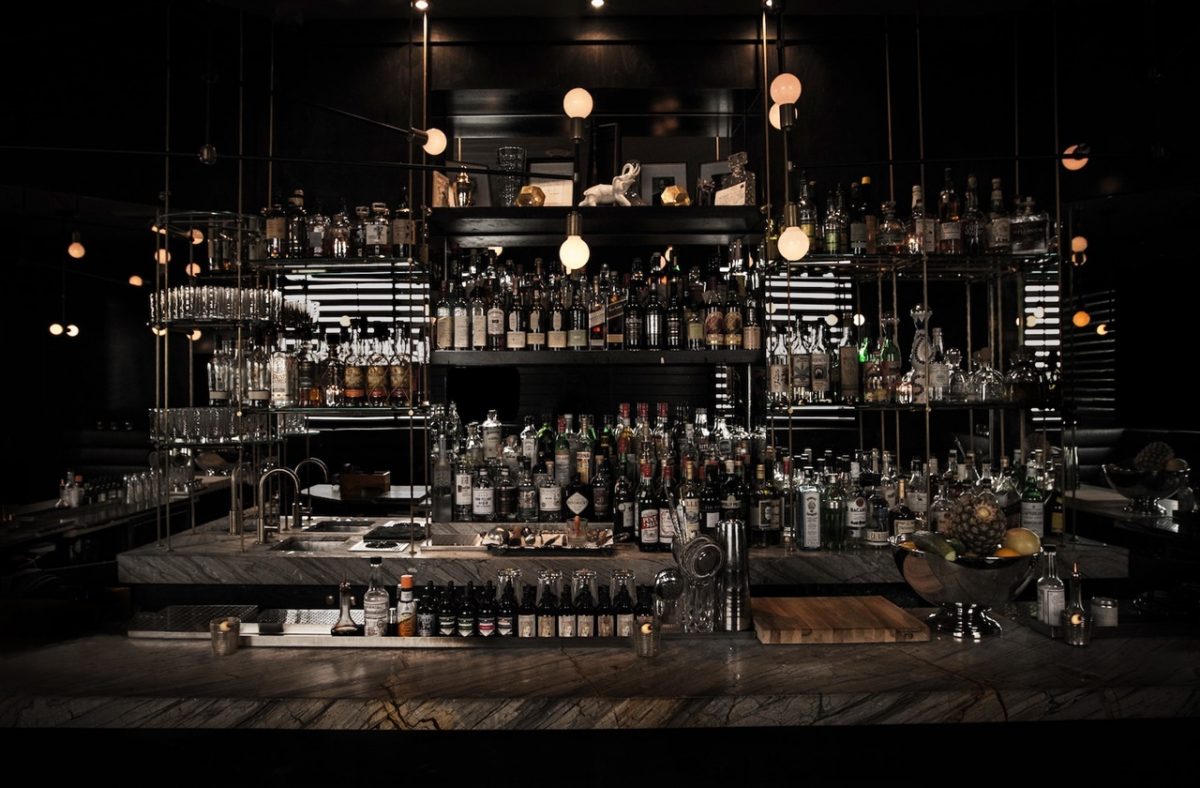 What is The Legal Drinking Age in Canada? | TouristSecrets