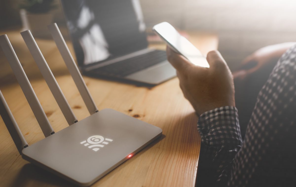 10 Best Travel Routers for Frequent Travelers | TouristSecrets