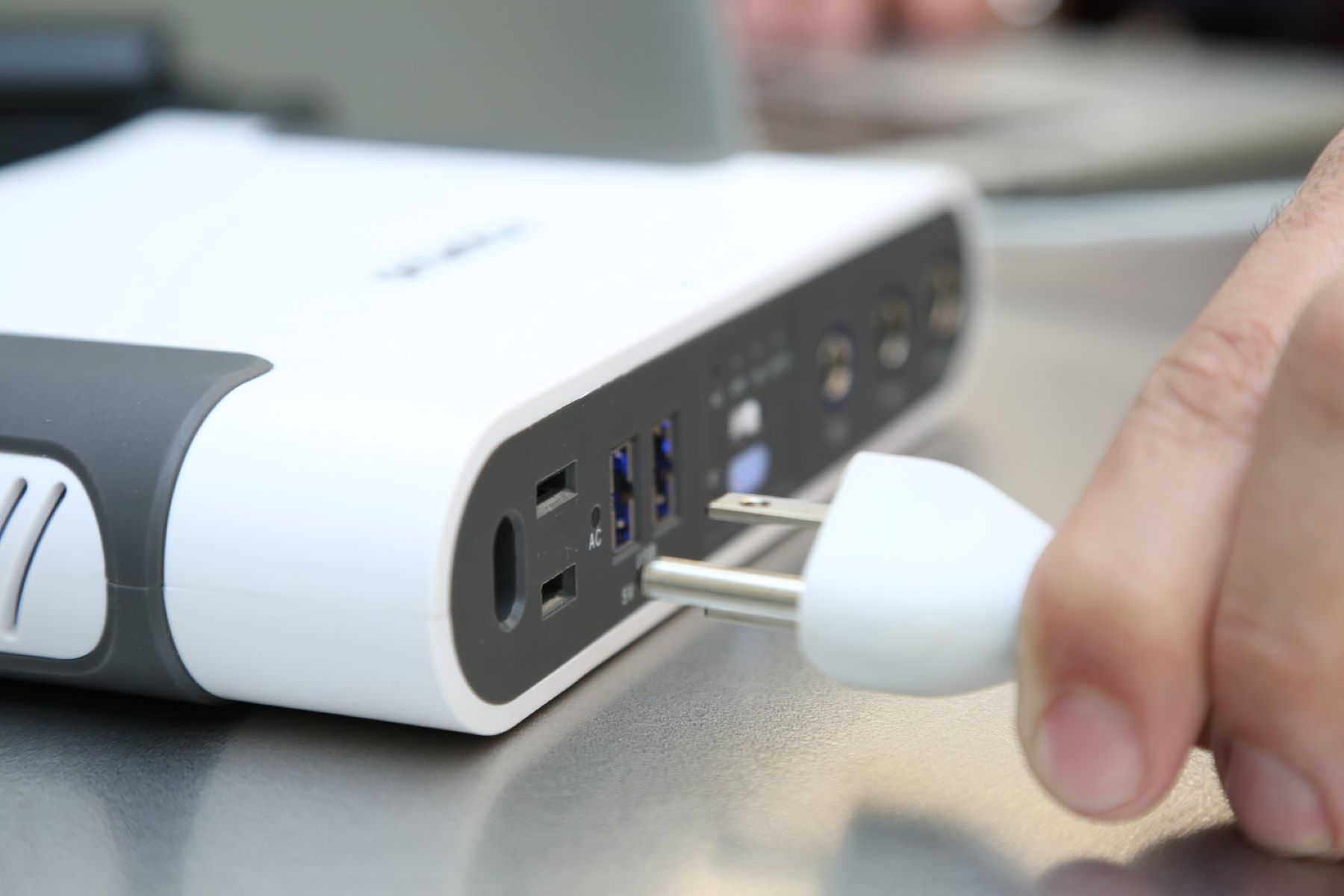 13 Best 110V Power Bank for 2023 | TouristSecrets