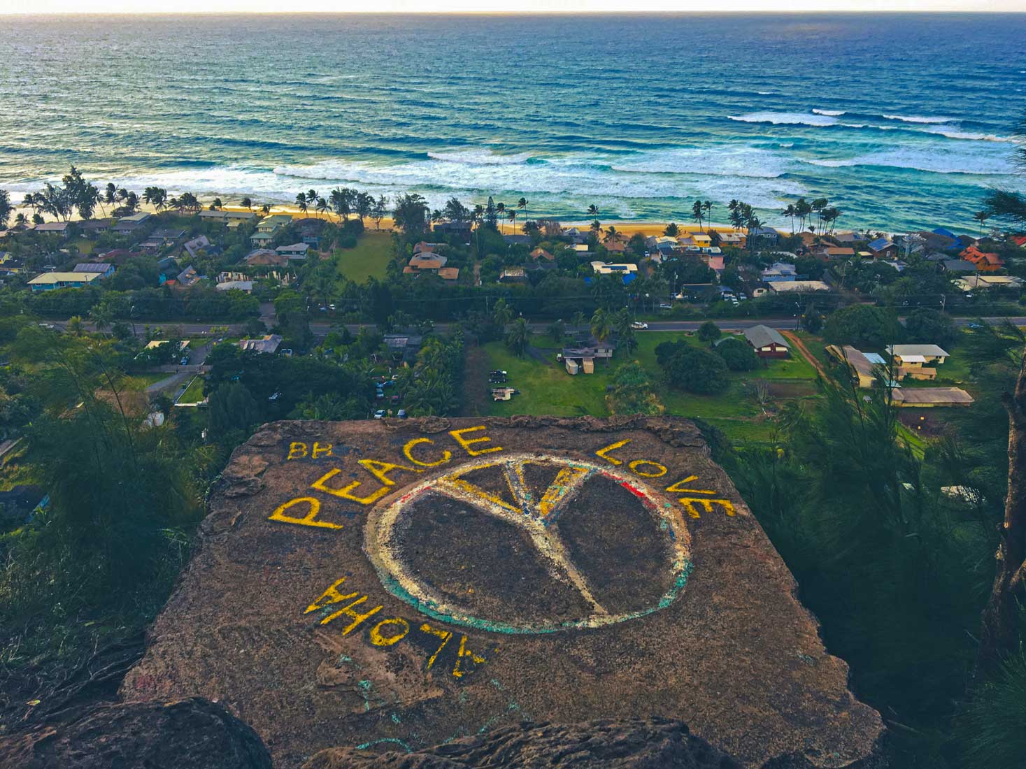 Ehukai Pillbox Hike On The North Shore Of Oahu, Hawaii | TouristSecrets