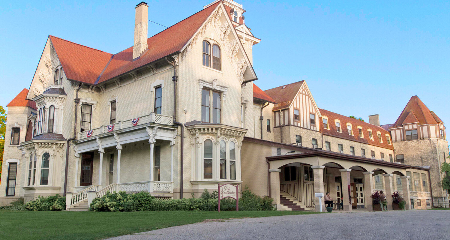 5 Must-Visit Historic Sites in Crystal Lake, Illinois | TouristSecrets