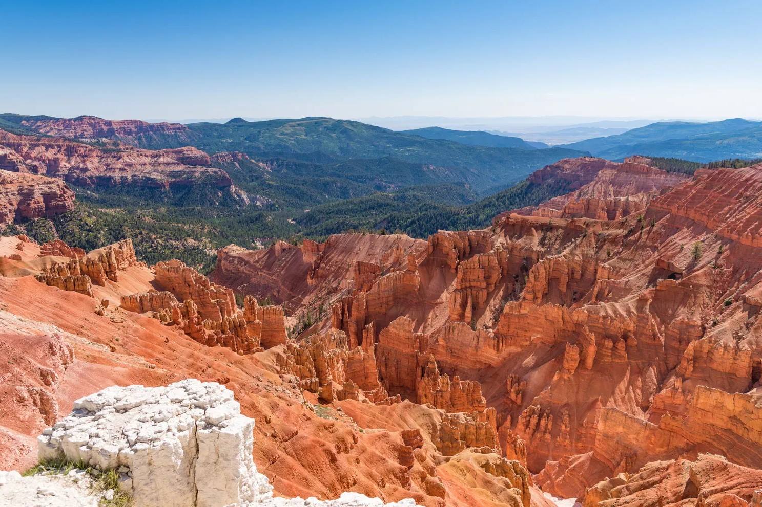 Cedar Canyon's Hidden Wonders Await | TouristSecrets