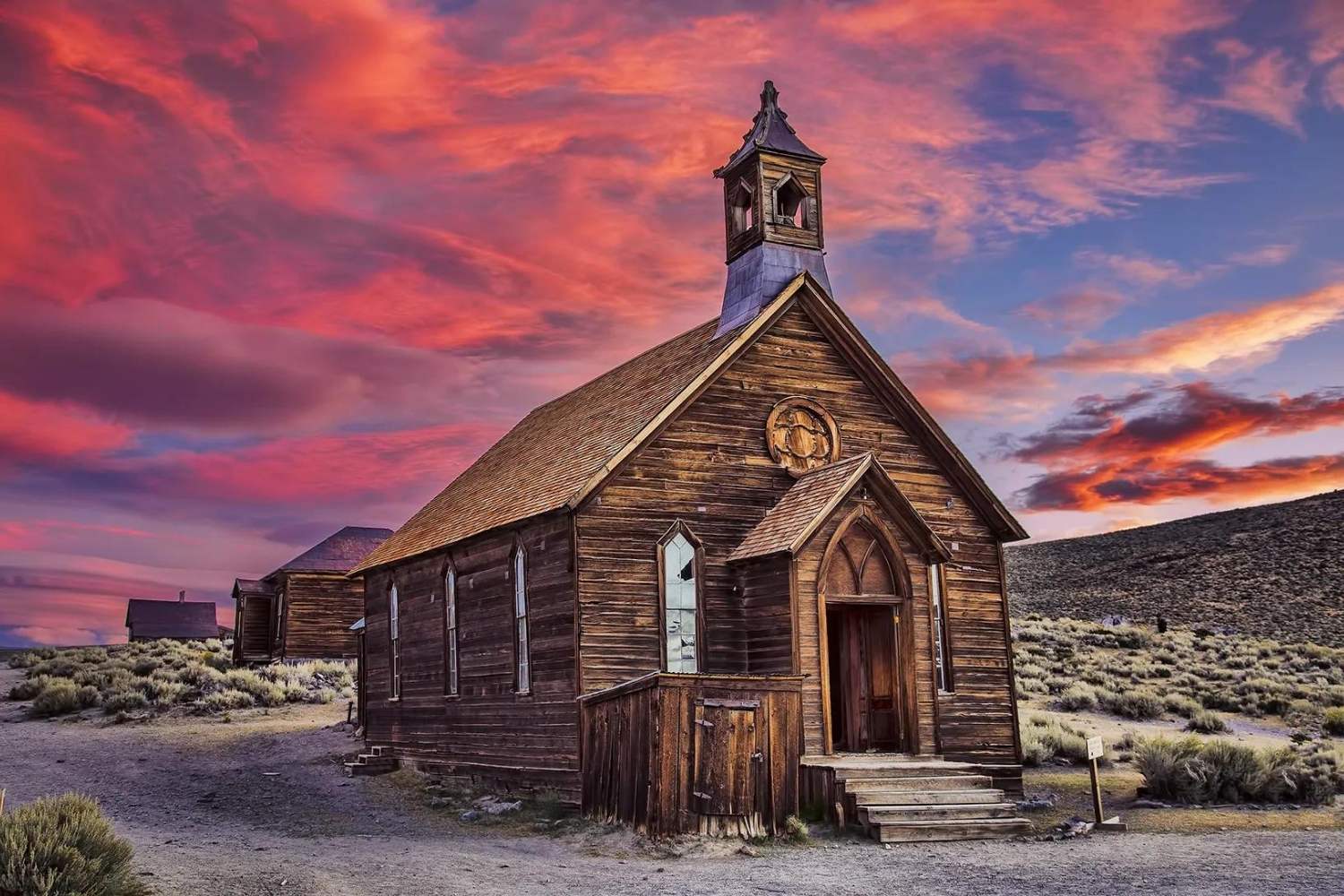 Hidden Mining Towns Of California's High Sierra | TouristSecrets