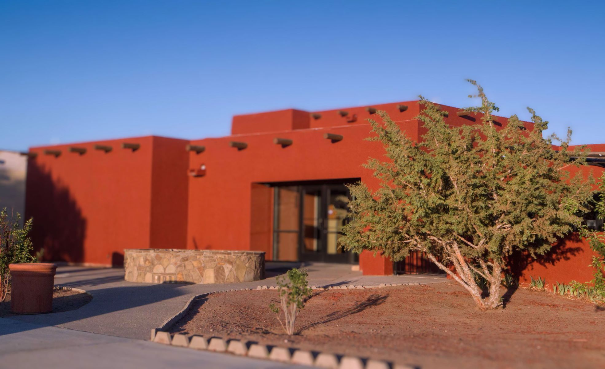 Immerse In Hopi Cultural Center's Native American Art | TouristSecrets