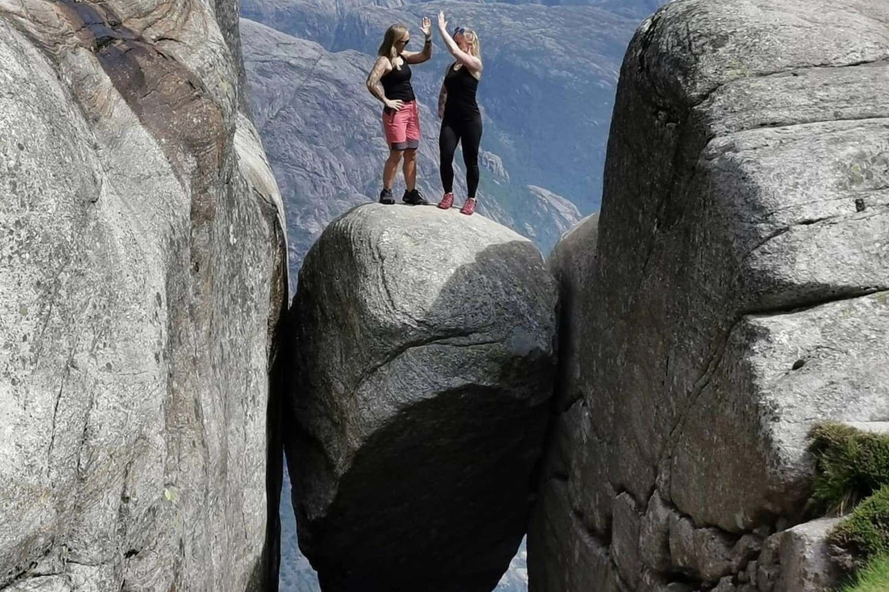 Mystery Of Norway’s Kjeragbolten Boulder | TouristSecrets