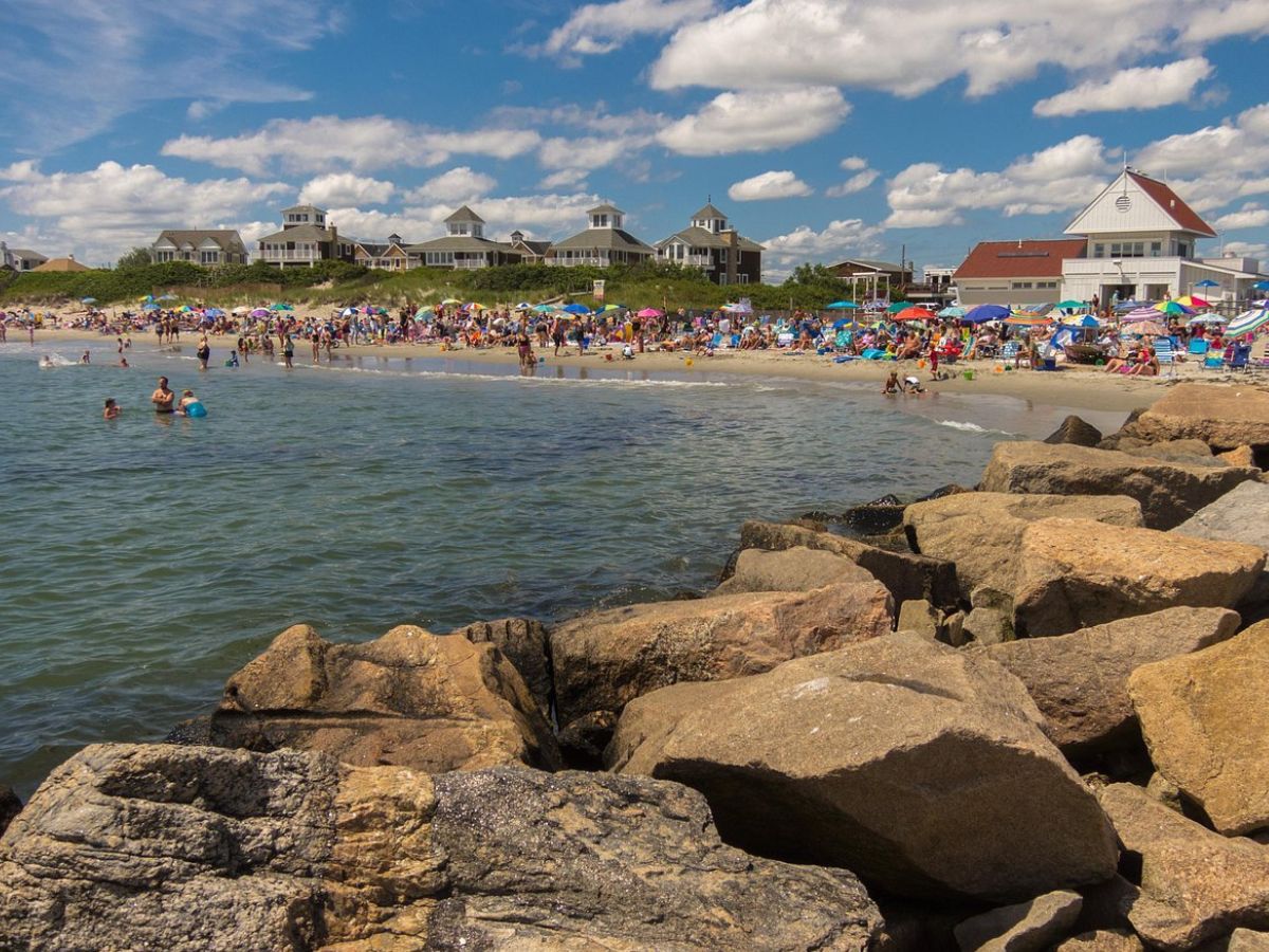 Salty Brine State Beach: Ultimate Family Fun Awaits | TouristSecrets