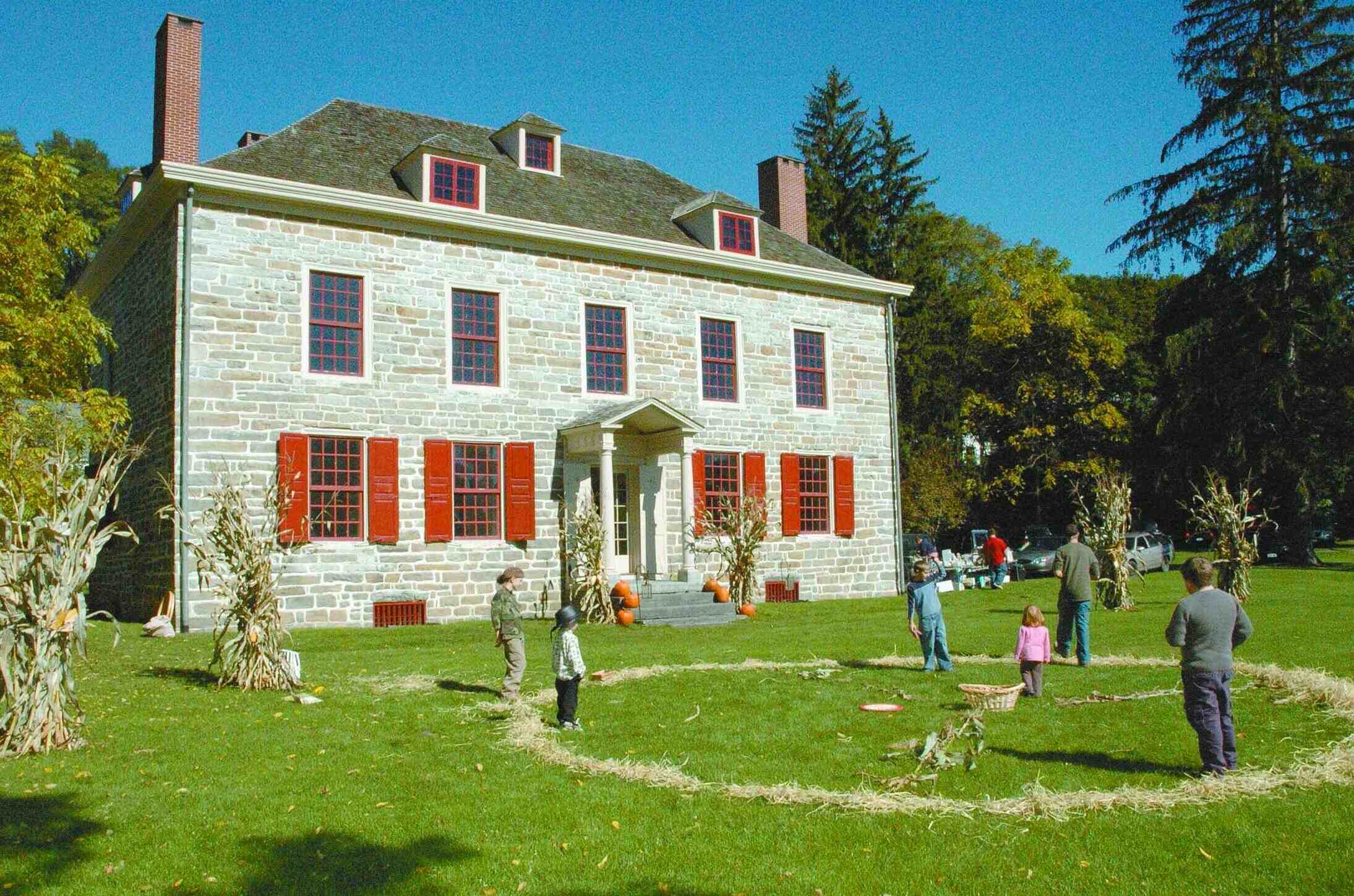 Step Back In Time At Old Fort Johnson | TouristSecrets
