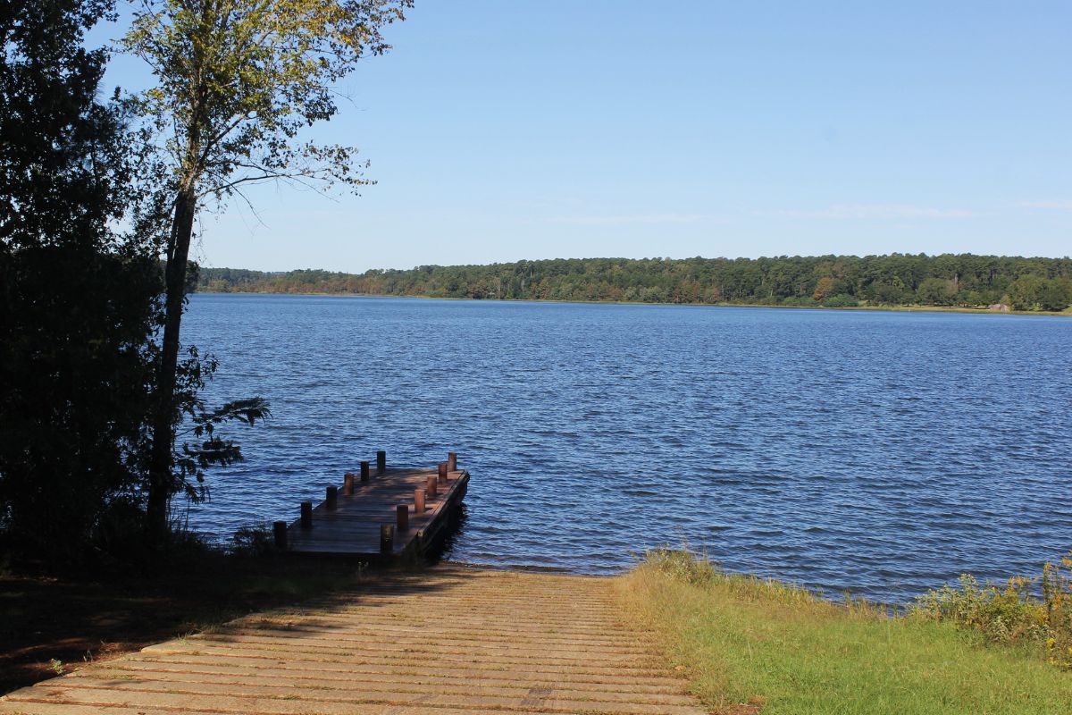 Thrills And Tranquility At Caney Lake In Jimmie Davis Park | TouristSecrets
