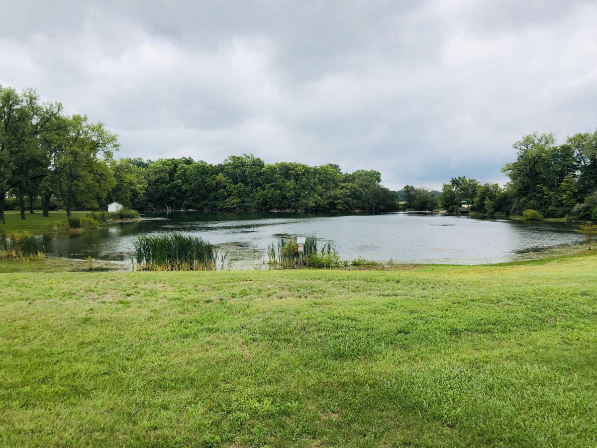Hidden Paths In Mackinaw Illinois | TouristSecrets