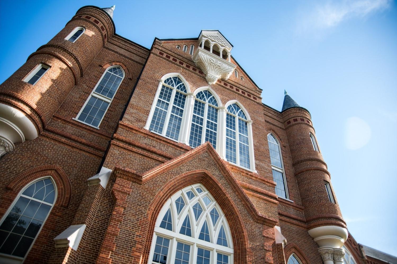 Serene Campus Vibes At Quad University Of Alabama | TouristSecrets