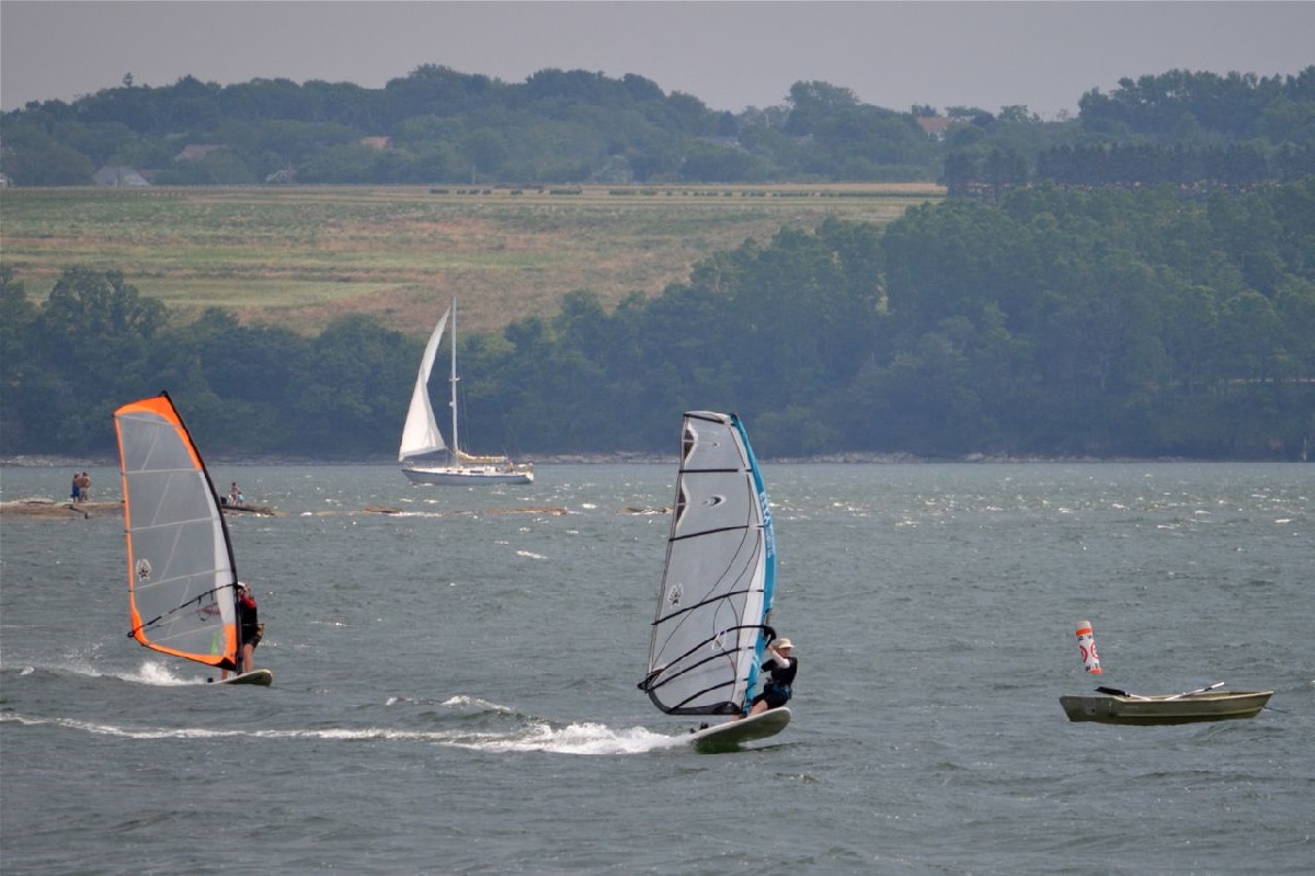 Thrill Of Windsurfing At Fogland Beach | TouristSecrets