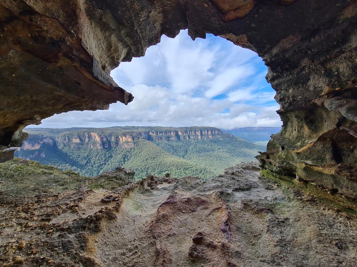 Ancient Lookouts Of The Blue Mountains | TouristSecrets