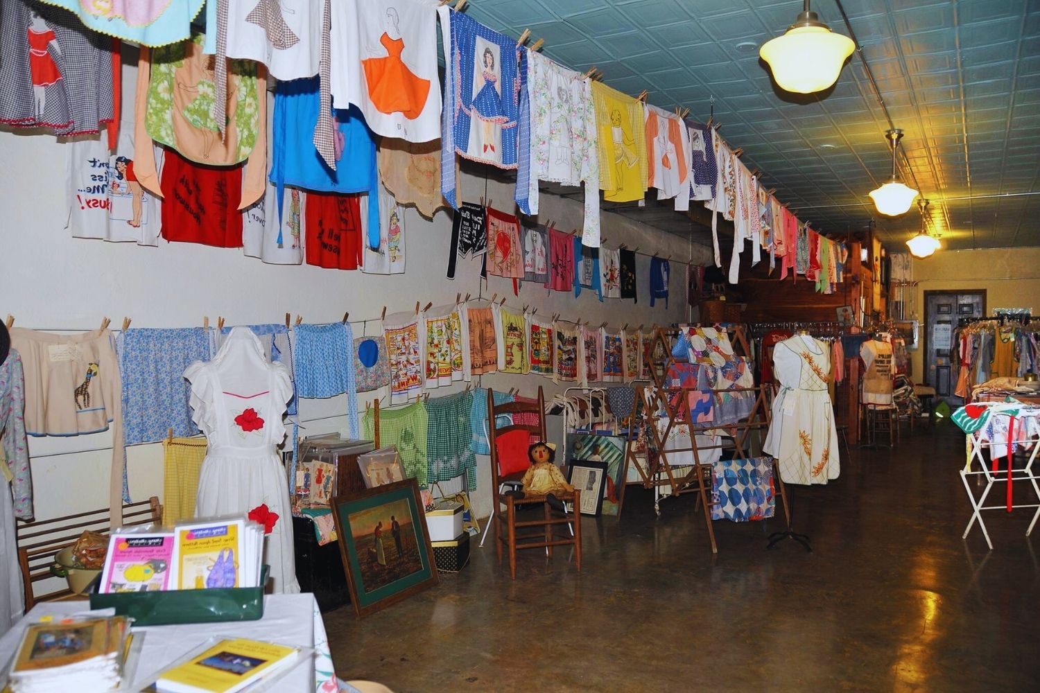 Mississippi's Secret Apron Museum Tribute To Domestic Fashion | TouristSecrets