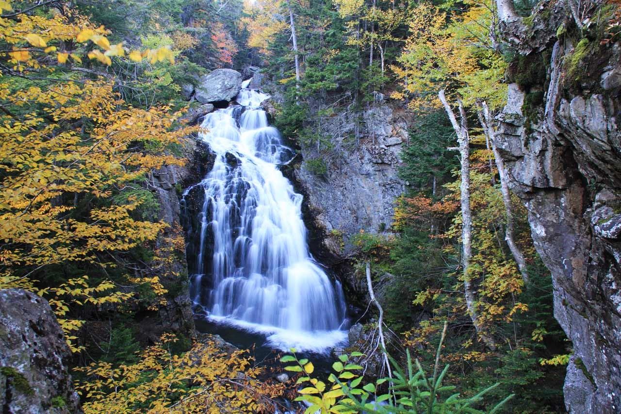 Secrets Of New Hampshire's Crystal Caves Lost River | TouristSecrets