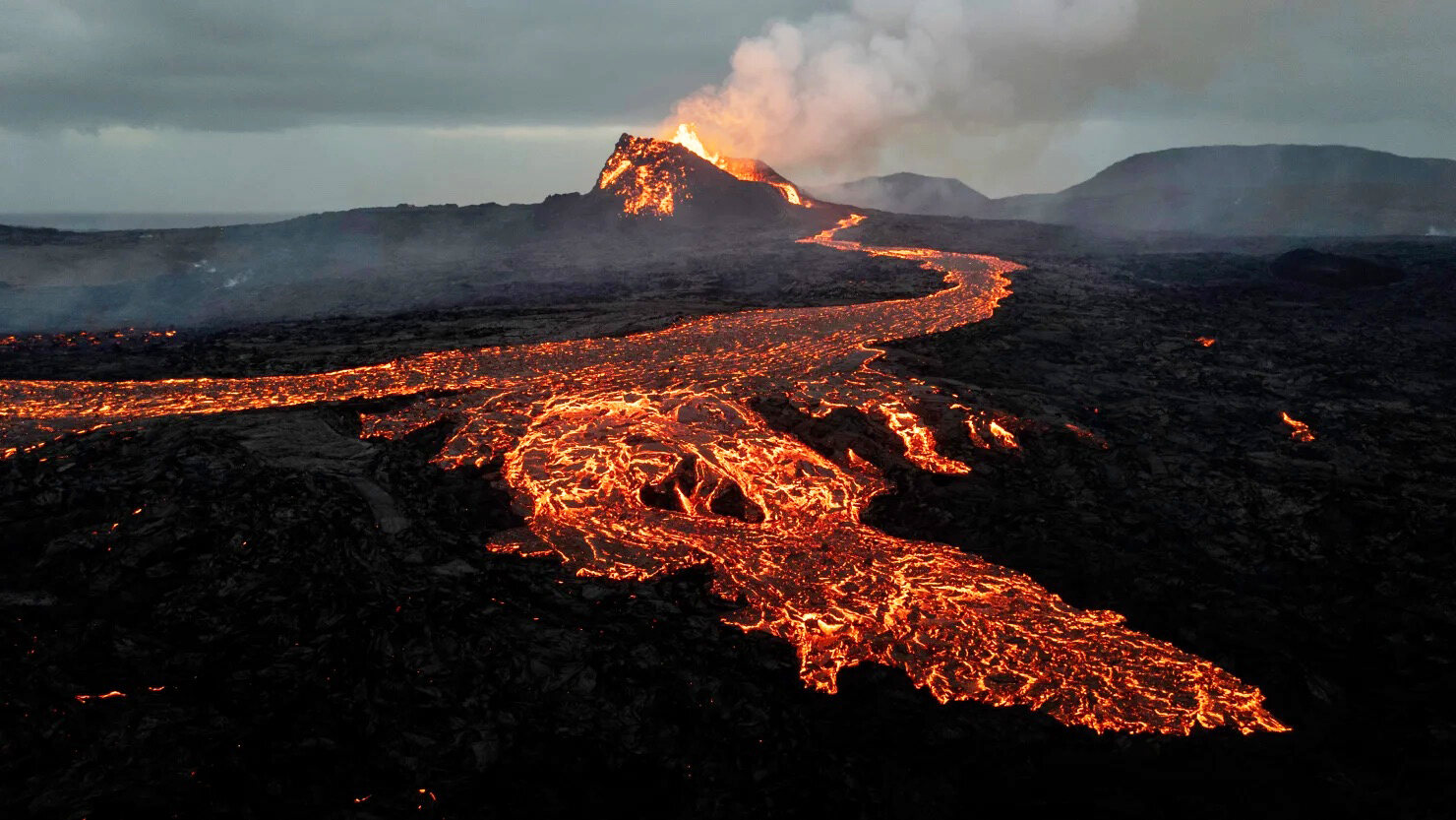 Secrets Of Oregon's Newberry Lava Tubes | TouristSecrets