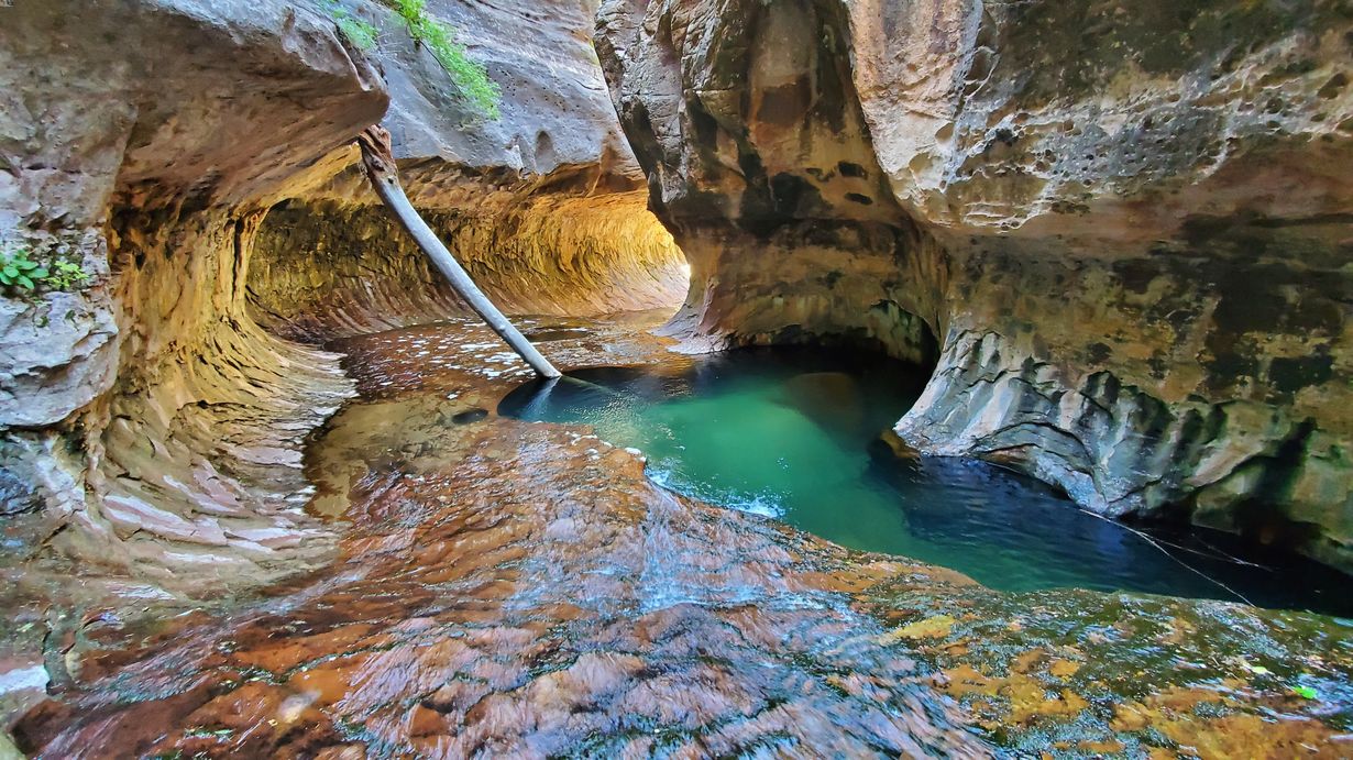 Secrets Of Utah's Subway Trail Pools | TouristSecrets